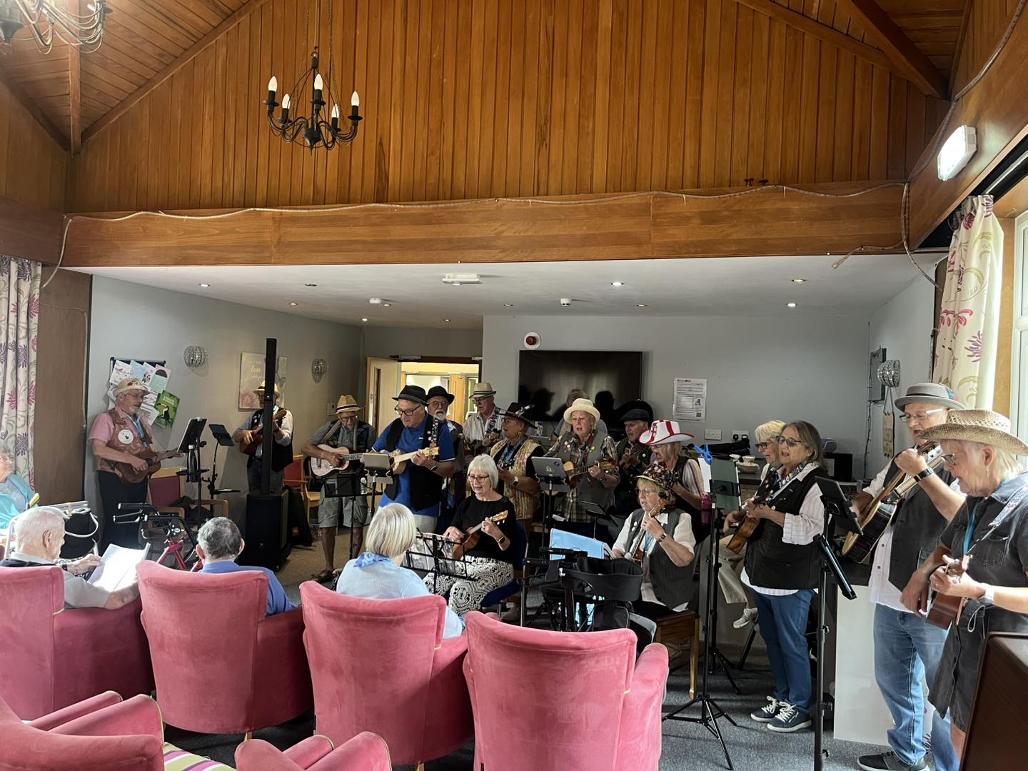 Bury Ukulele Group visit Hewlett Court - The East Lancashire Masonic ...